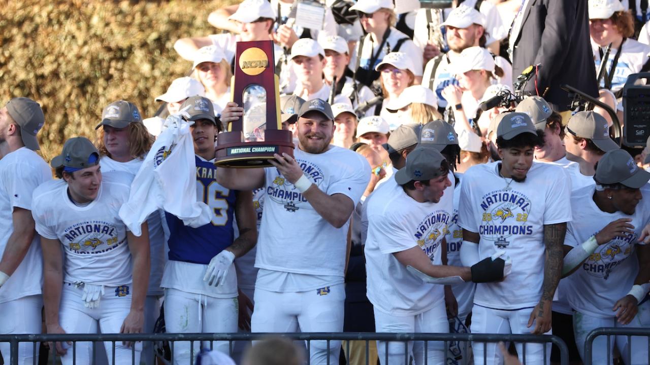 Prairie State Pigskin – All Illinois. All FCS.